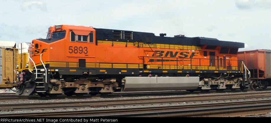 BNSF 5893